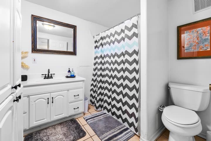 Netflix, Stocked Kitchenette, Beach Gear - Ventura, CA