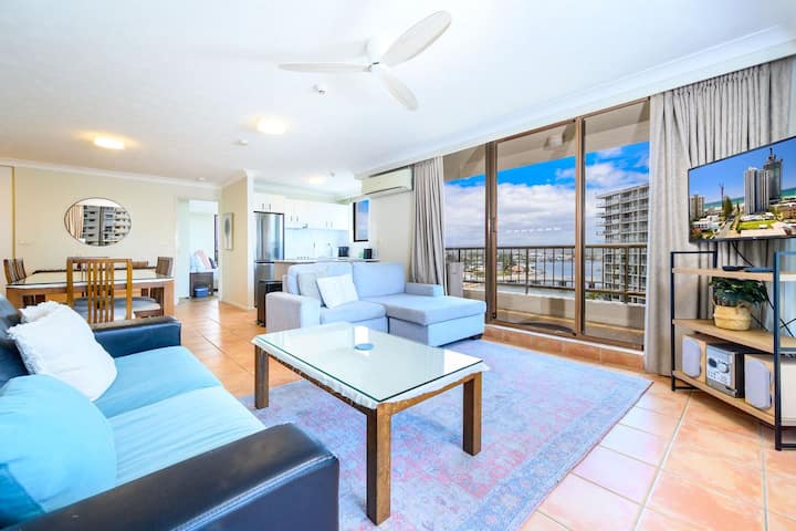Surfers Light & Air In Surfers Paradise - Surfers Paradise