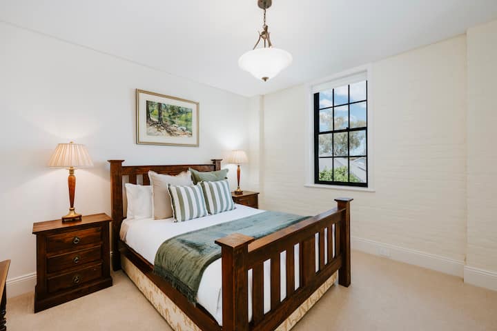 The Warehouse—Heritage Elegance in Central Mudgee - Houses for Rent in ...