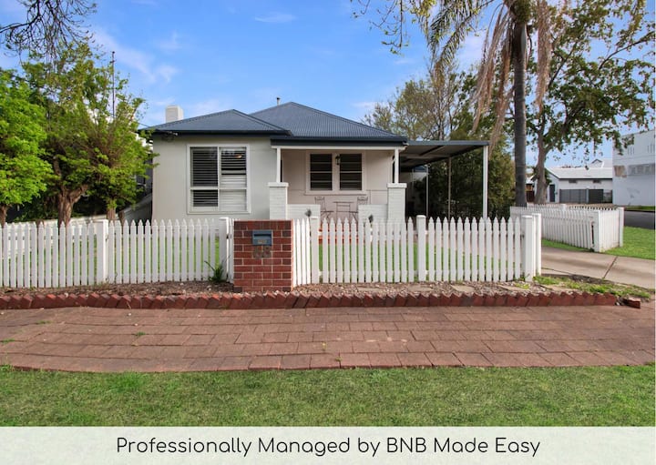 The Corner Cottage | Quaint & Cosy Charm - Wagga Wagga