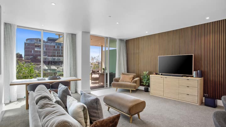 Qv Stays Luxury Waterfront Escape At Lighter Quay - Auckland