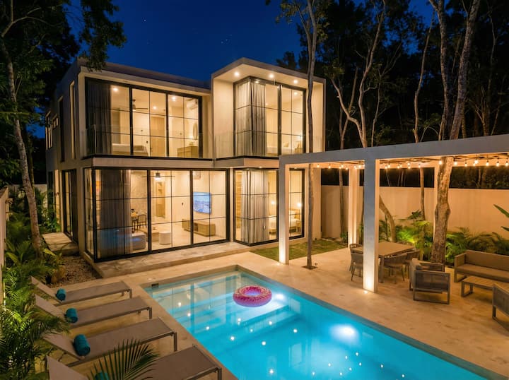 Casa Aguila: Minimalist Villa With Panoramic Pool - Tulum