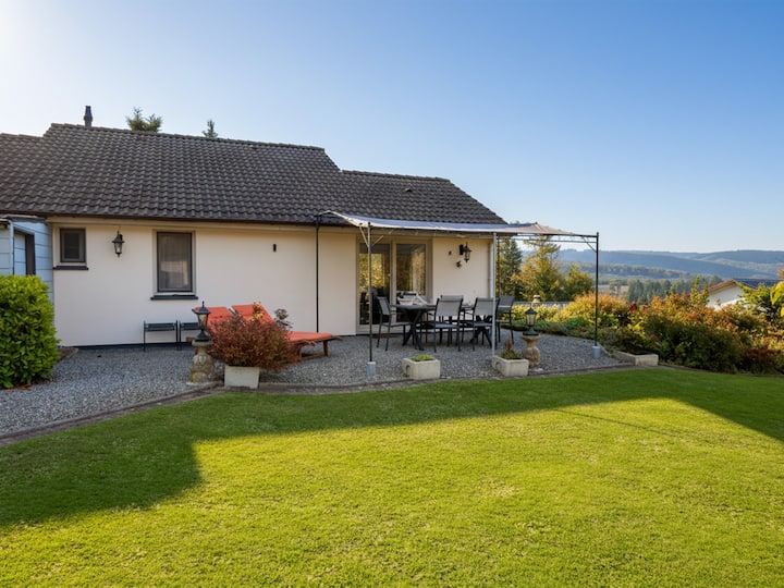 Maison De Vacances Confortable Avec Beau Jardin - Rendeux