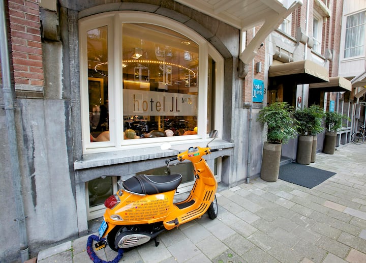 Comfy Room At Hotel Jl No76 - Amsterdam