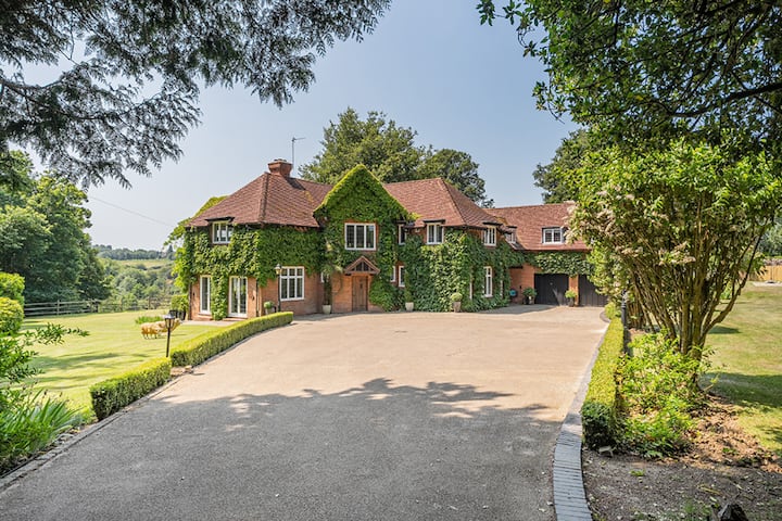 Old Lakenham By Group Retreats - Maidstone