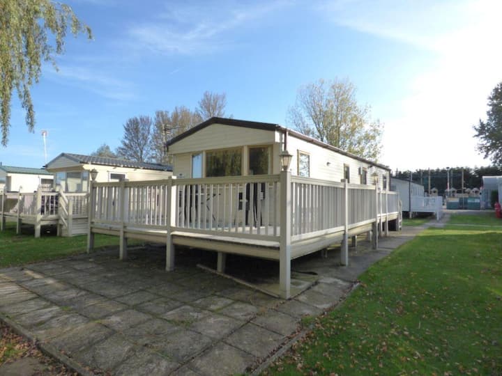 Caravan With Lake View Near Skegness Ref 33026cl - Skegness