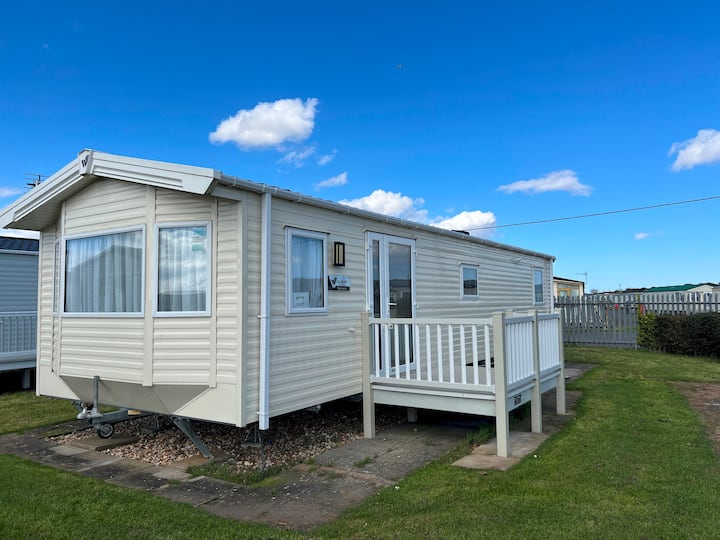 Silver Wheelchair Caravan (Sleeps 6) Mf098 - Lincolnshire