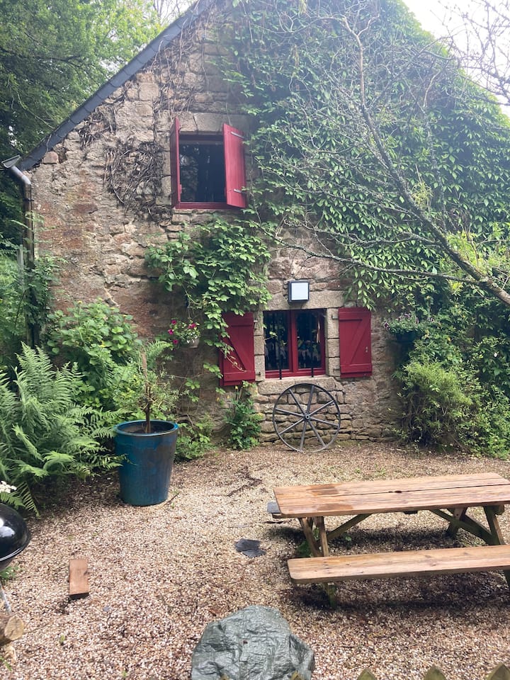 Gîte De Bieuzy Close To The River - Guern