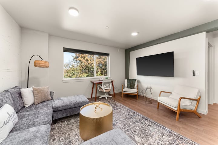 The Urban Timber Retreat - Spokane, WA