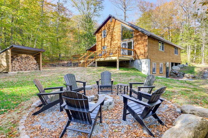 Hike, Ski & Relax: Renovated Retreat In Wilmington - Wilmington, VT