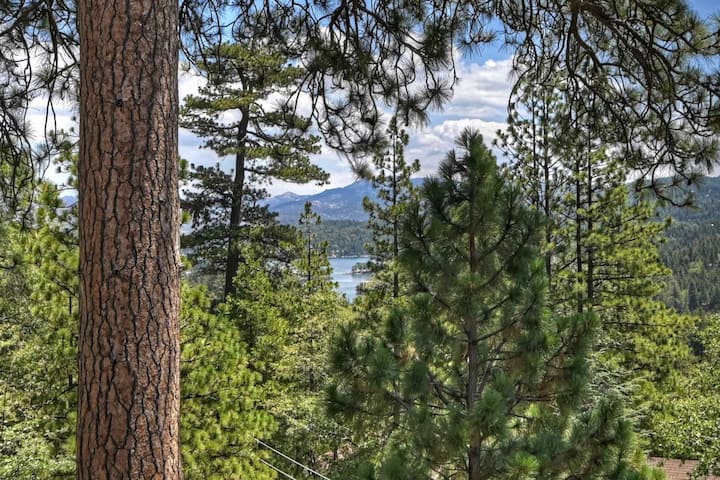 Lake Arrowhead Cabin W/ Ev Charger & Views! - Lake Arrowhead, CA