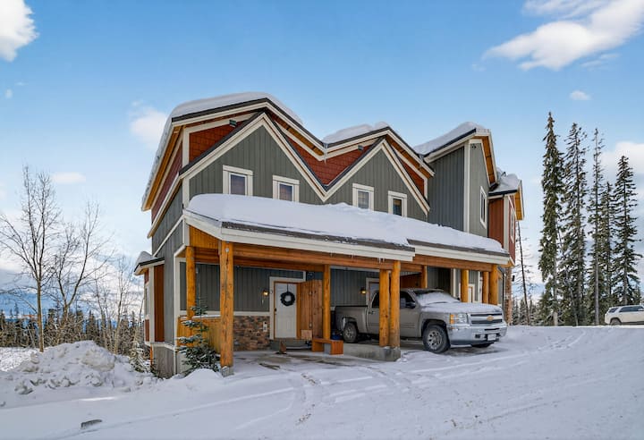 Powder Peak | Private Hot Tub & Ski In/ski Out - Big White Ski Resort, BC