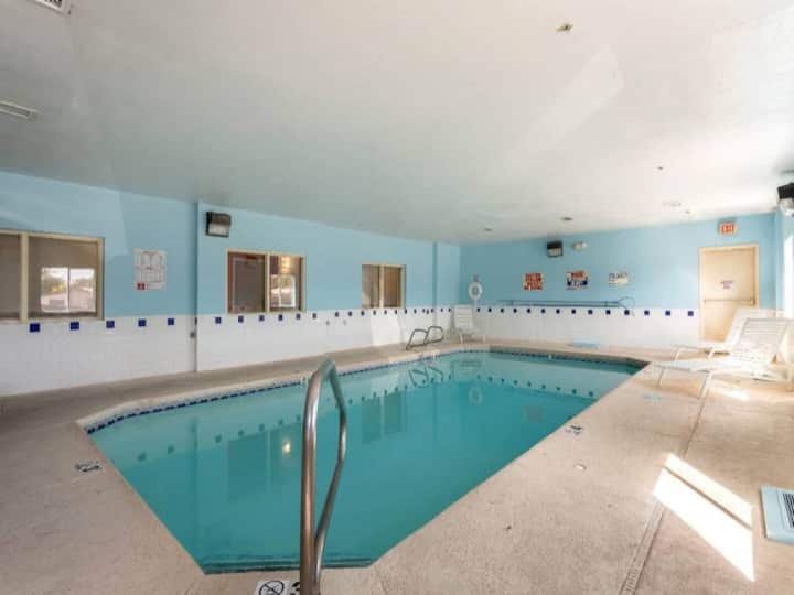 1 Lit Queen | Fumer - Roswell, NM