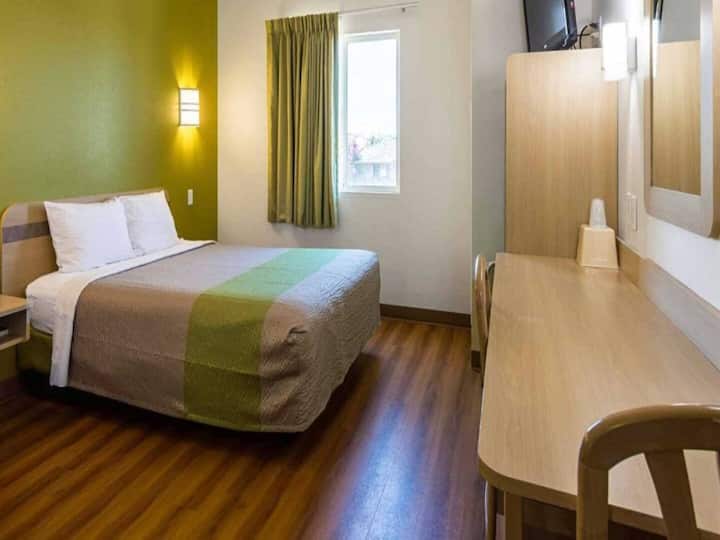 1 Lit Queen | Baignoire Accessible À La Mobilité - Cedar City, UT