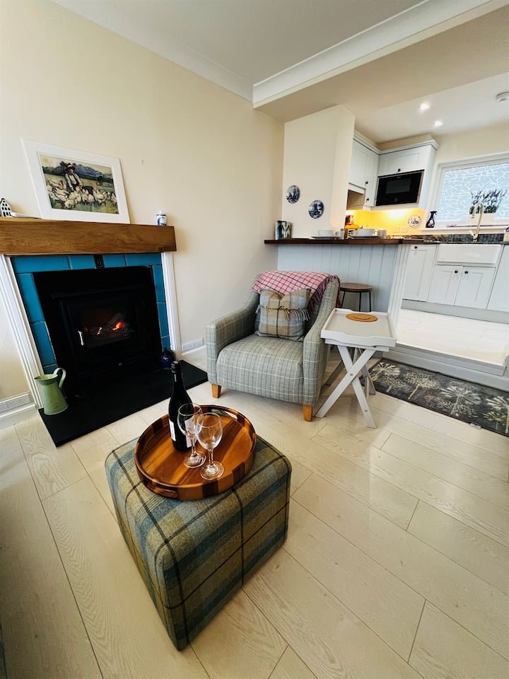 Angel Cottage, Strone – Cosy Coastal Escape - Dunoon