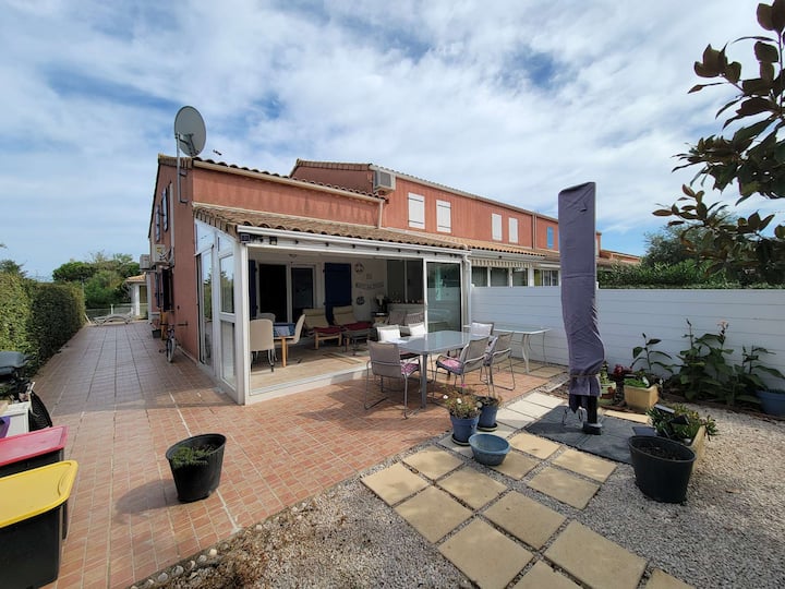 Belle Maison Spacieuse Et Traversantes, 3 Chambres - Vias