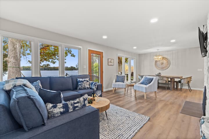 Lakefront Retreat • Hot Tub • 4br • Genesee Lake - Oconomowoc, WI