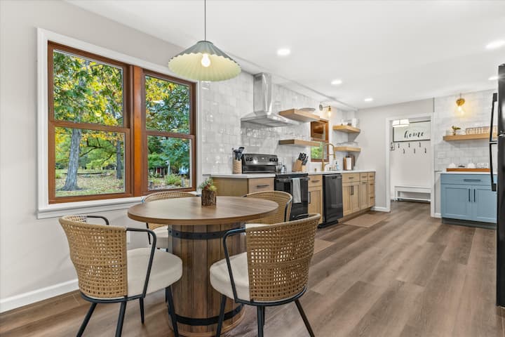 Genesee Lake 4br Modern Escape - Oconomowoc, WI