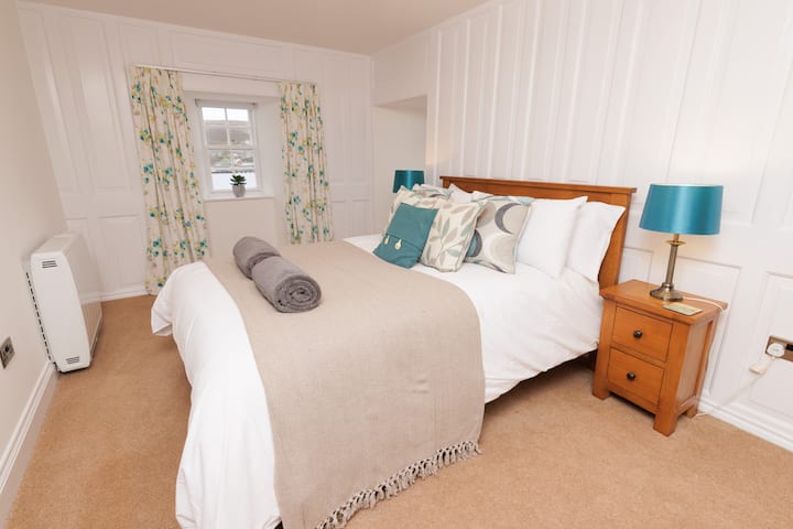 Bright Modern 1bed Apartment In Central Scalloway - Lerwick