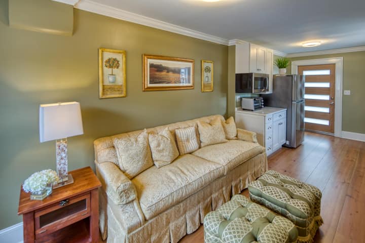 Introducing Budget Friendly, Lux Home For 2! - Savannah