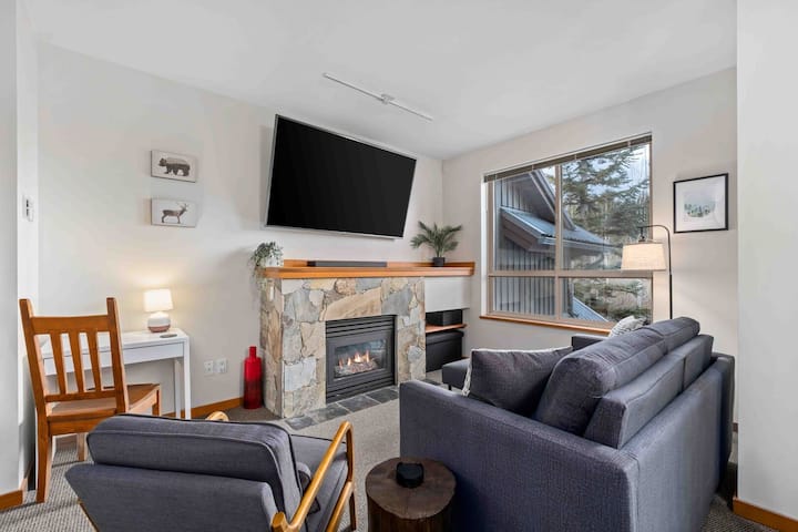 2br | Epic Village Location | Hot Tub | Gas Fire - Whistler