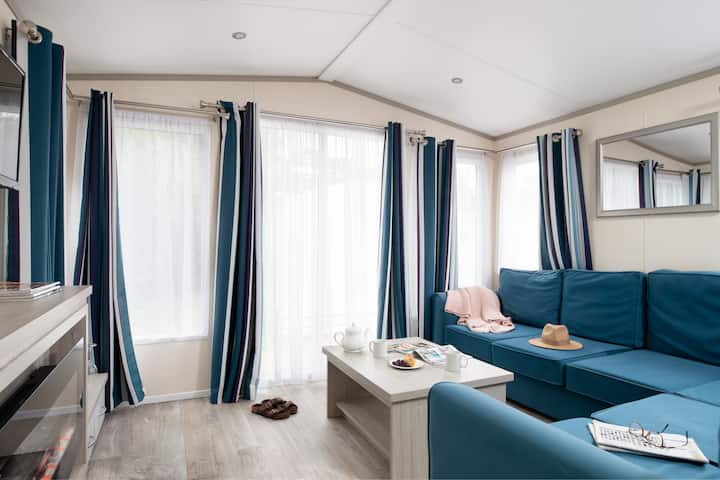 Sensation Od 2 Bedroom Caravan & Park Facilities - Ringwood
