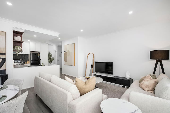 Modern City Escape | Stylish 2br Apartment - Mount Pleasant