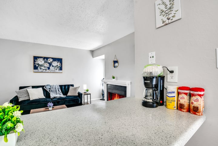 Sleek Studio With Free Access To On-site Gym - Arlington, TX