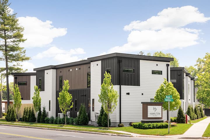 Hamilton Place | Dunecrest Building | 5 Units - Traverse City, MI