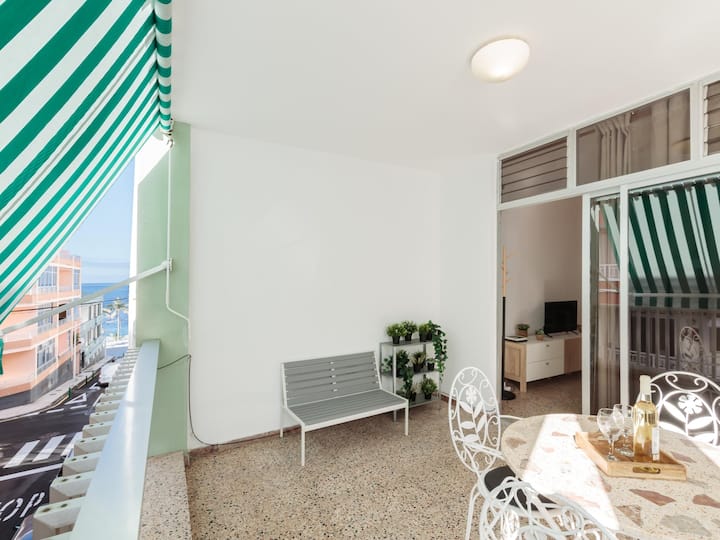 Chl Armonía, Side See View In Puerto Naos - Puerto Naos