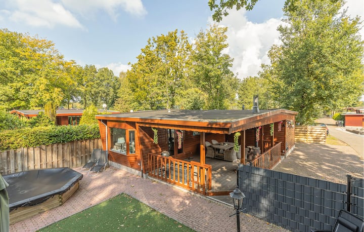 Cozy Home In Erm - Emmen