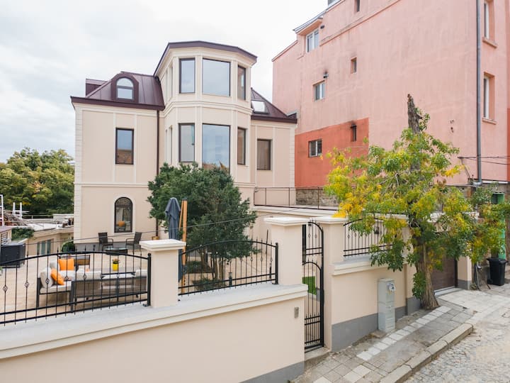 The House Of Pom Pink Apartment - Plovdiv