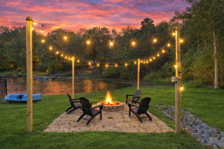 Lakemore By Socharm | Sleeps 18| Indoor Pickleball - Mooresville, NC