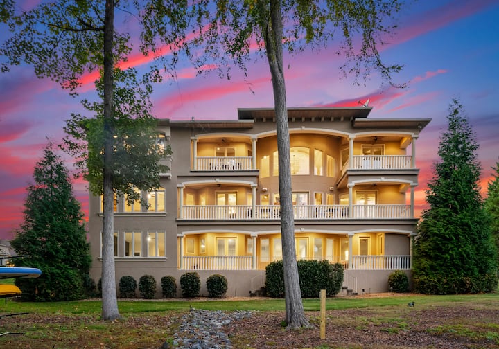 Lakemore By Socharm | Sleeps 18| Indoor Pickleball - Mooresville, NC