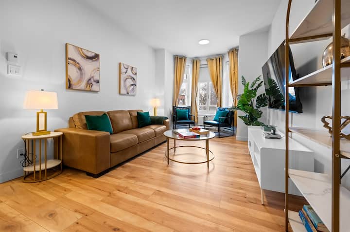 Grand Logement 1300pi2 + 2 Stationnements+wi-fi+ac - Quebec