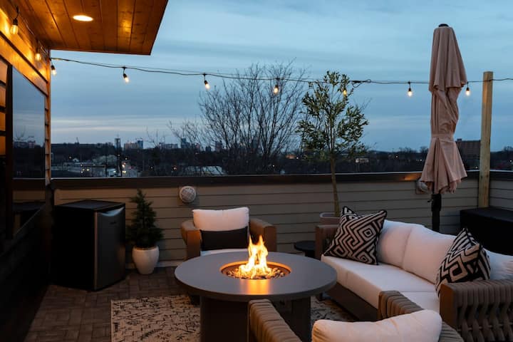 Moody Melrose | Upscale | Rooftop | Walkable - Nashville, TN