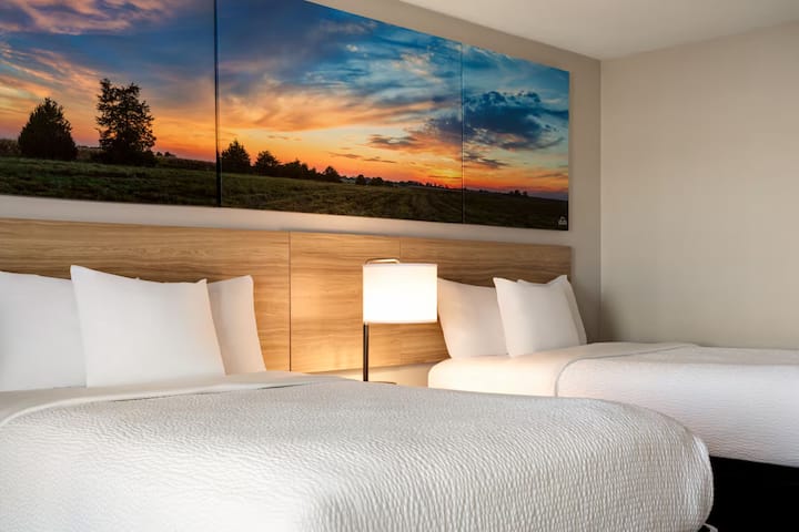 2 Double Beds | Days Inn Grand Island | Free Bfast - Grand Island, NE