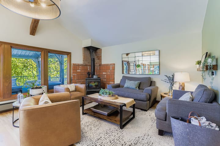 Pet-friendly Mountain Home W/ Views & Fire Pit! - Nederland, CO