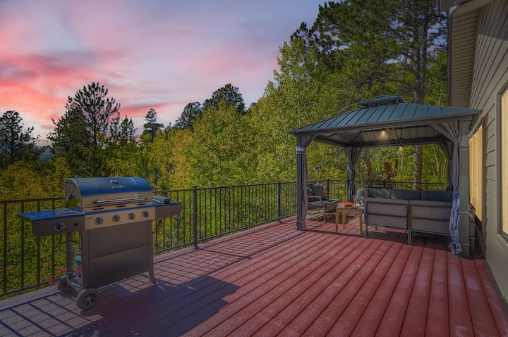 Pet-friendly Mountain Home W/ Views & Fire Pit! - Nederland, CO