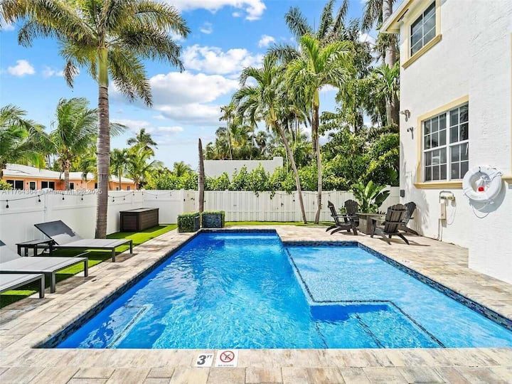 Hollywood Crest By Rove | 4br Home W/heated Pool - Sunny Isles Beach, FL