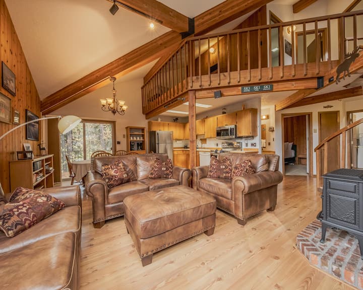 Sans Souci 1, 3 Bedroom Ski In, Ski Out Retreat - Whitefish, MT