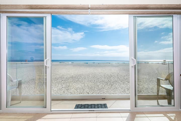 Affordable 5br Oceanfront Home With Pacific Views! - Newport Beach, CA