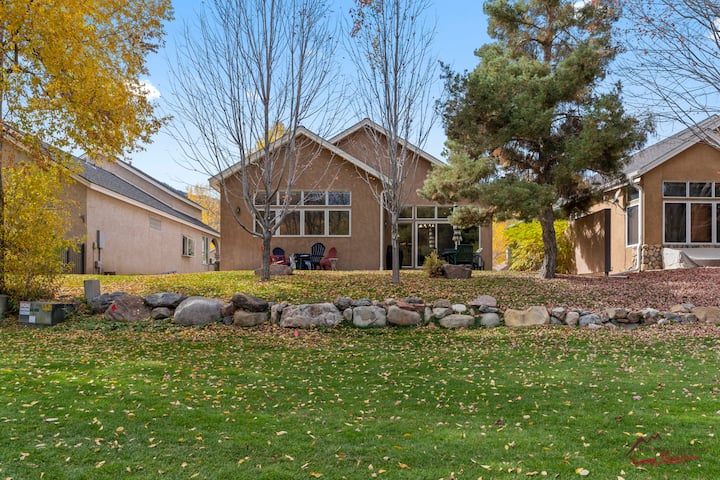 Skiing 20 Away, Hot Spring Close, Dalton Ranch! - Durango, CO