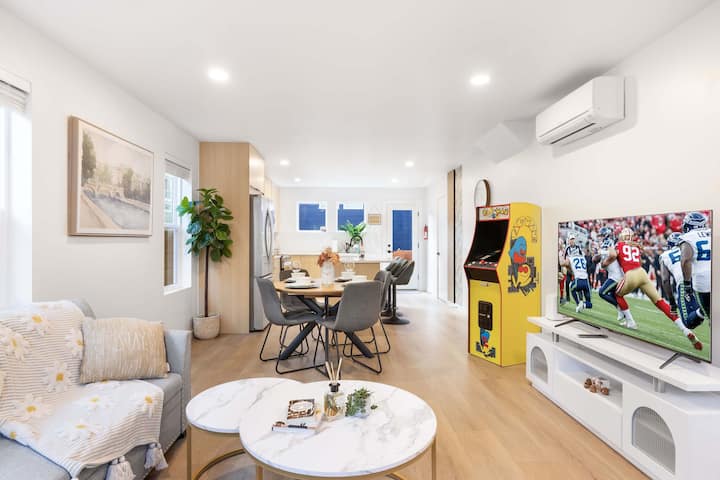 2025 Modern 2br Home, Near Sea-tac & Boeing - Seattle