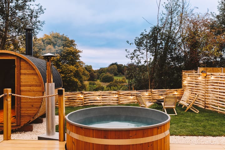 The Willow - Nestled By The Green - South Downs