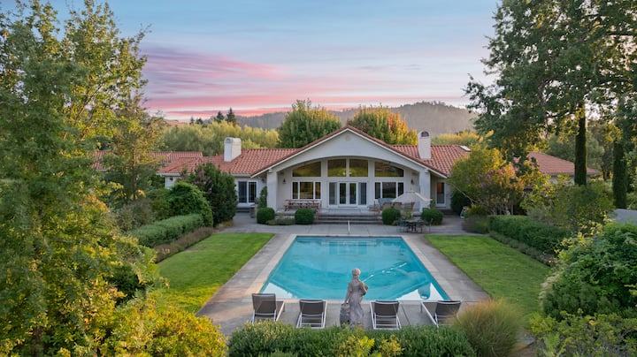 Vineyard Estate W/ Pool, Spa + Bocce Ball & Views - Napa Valley, CA