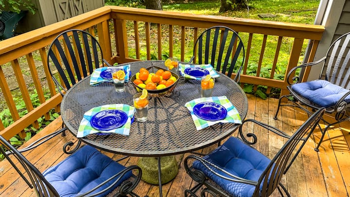 Striking Wooded Romance / A Whole Lot Of Comfort! - Galena, IL