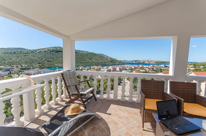 Appartement Nedi (121591-a3) - Primošten