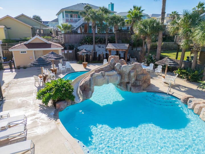 Cajun Shrimp ~ Heated Resort Pool W/ Slide - Port Aransas, TX