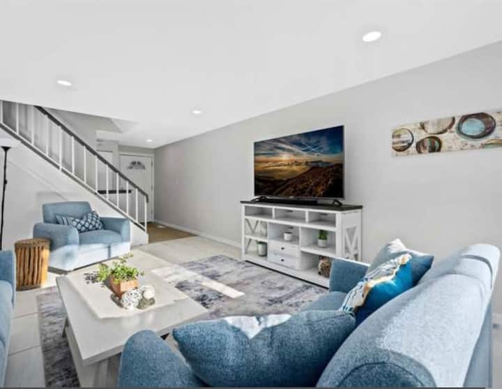 Stylish Townhome - Pool/hot Tub/clubhouse - Aurora, CO